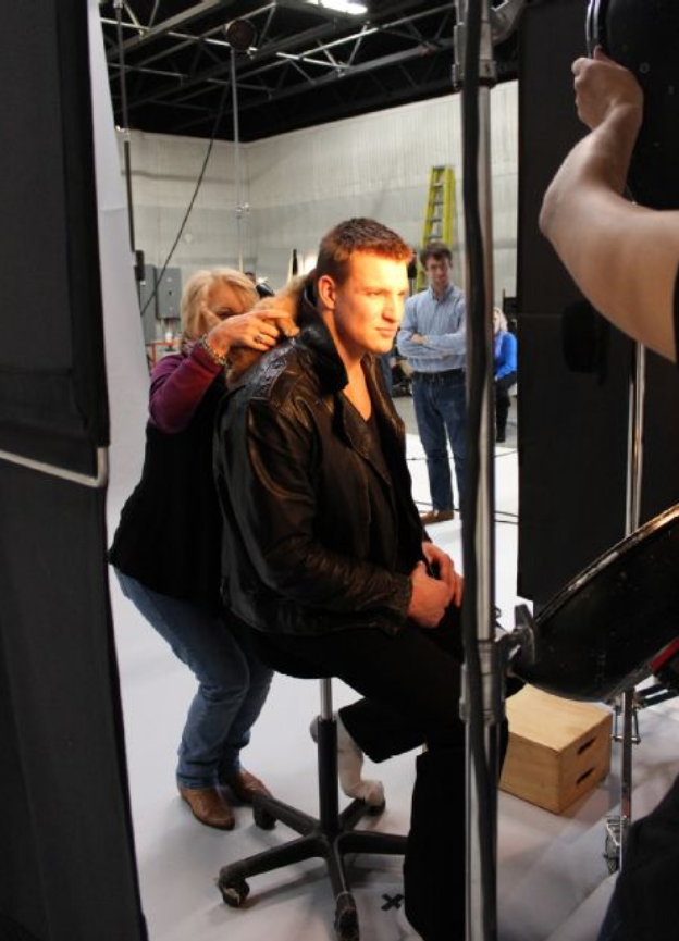 Real men love cats... just ask NFL superstar Rob Gronkowski